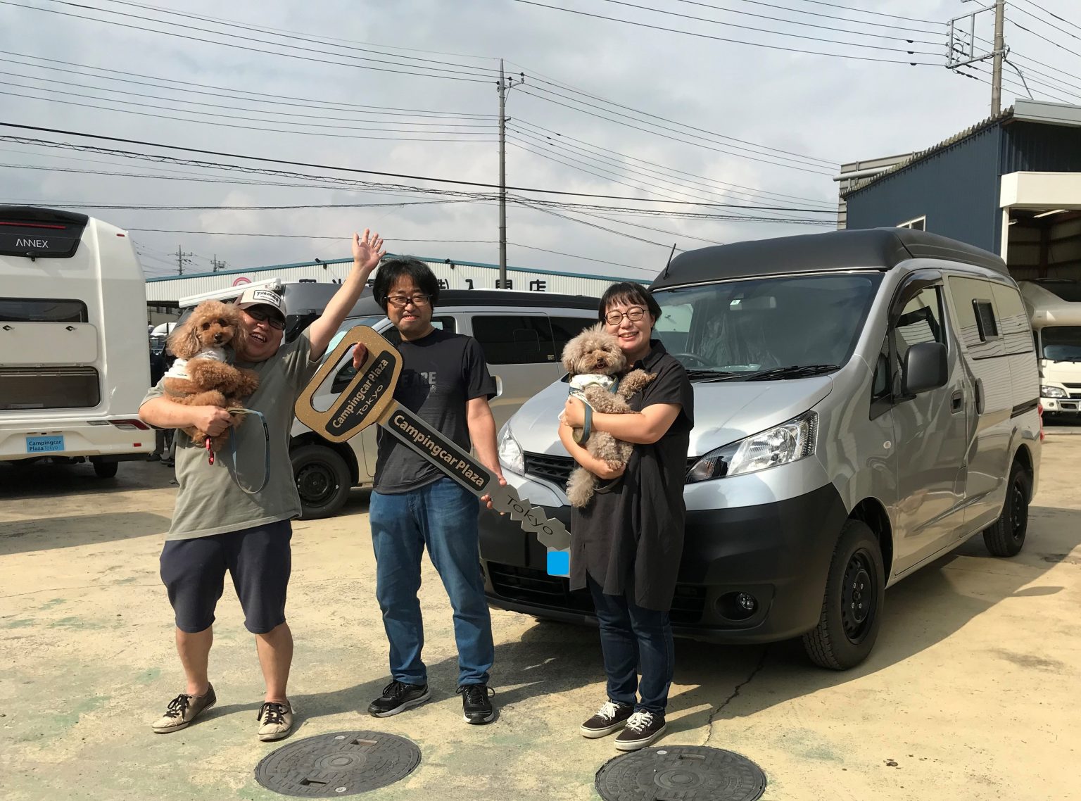 Mさま Riw200-ER 納車記念写真 – キャンピングカープラザ東京の日記